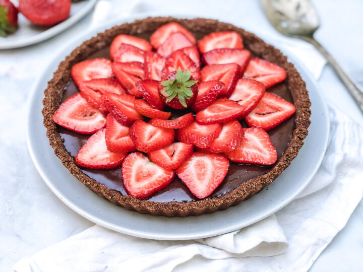 PaleoFLEX™ Dark Chocolate Tart with Strawberries - The Paleo Diet®